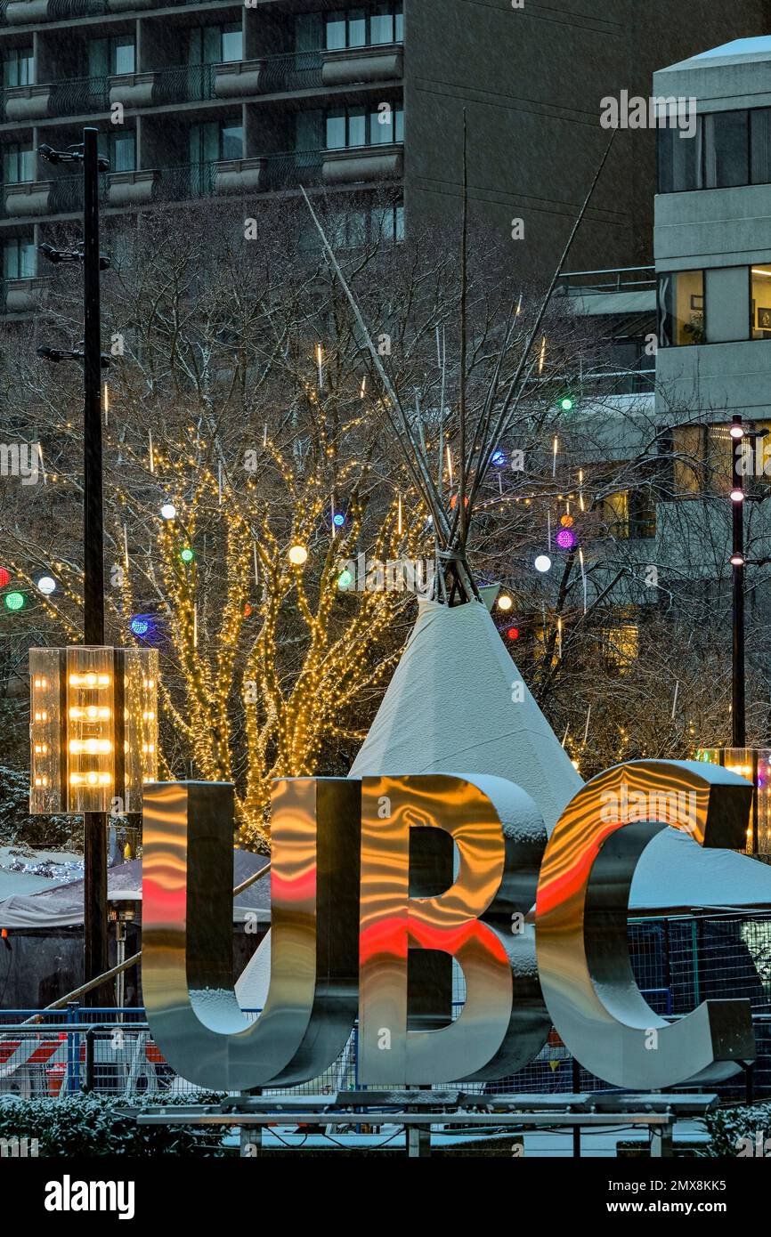 Robson square campus hi-res stock photography and images - Alamy