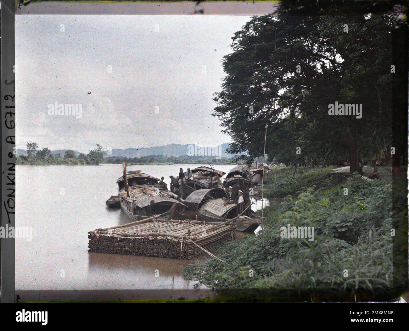 Indochina sampans anchored hi-res stock photography and images - Alamy