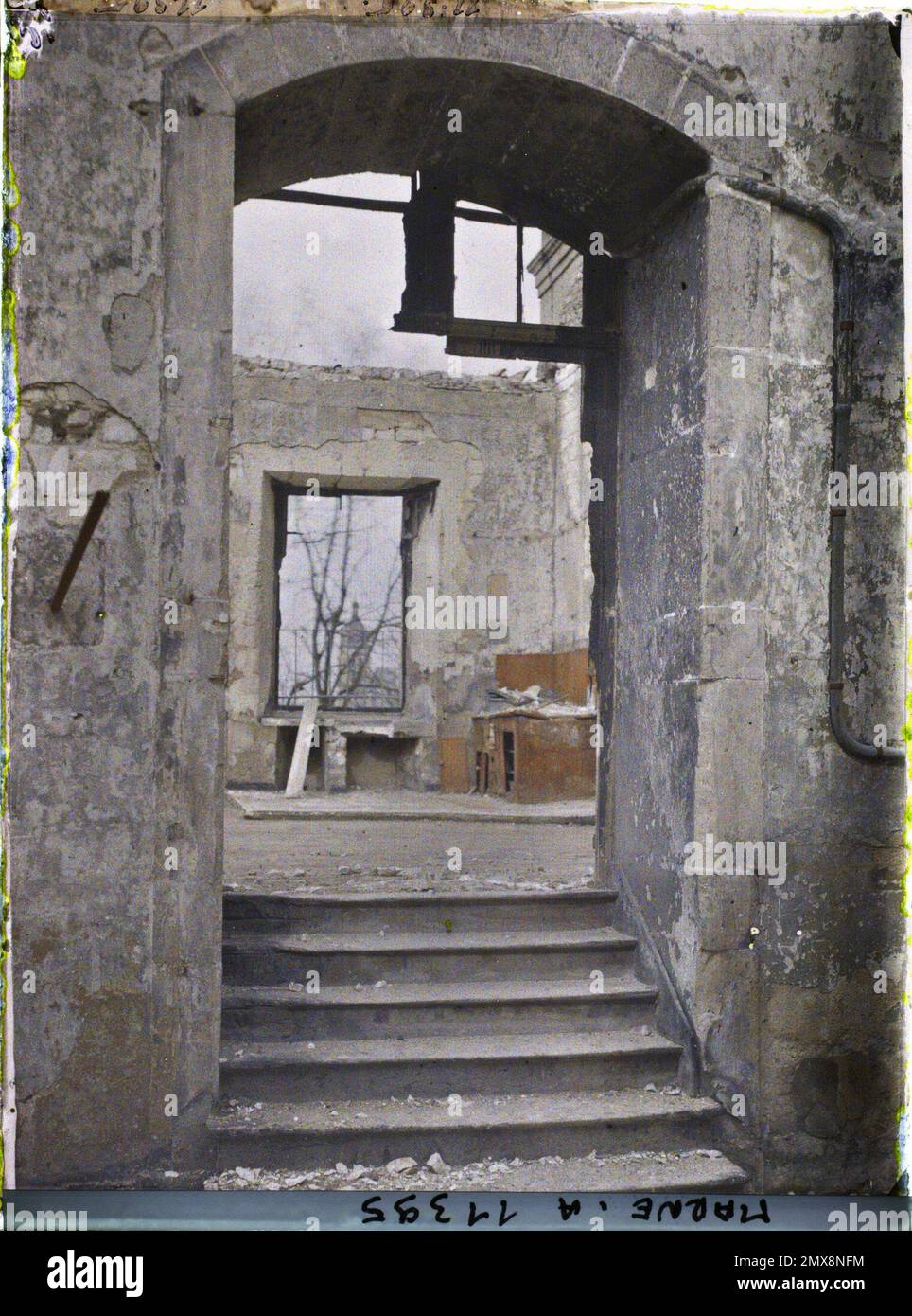 Ruins bombing religious architecture first world war habitat ...