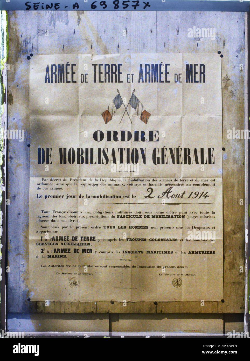 Paris, France displays the general mobilization of August 2, 1914 Stock ...