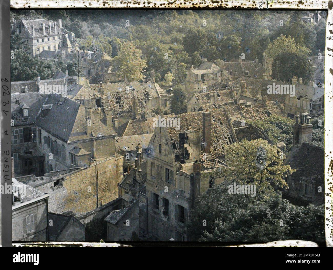 Smashed roofs hi-res stock photography and images - Alamy
