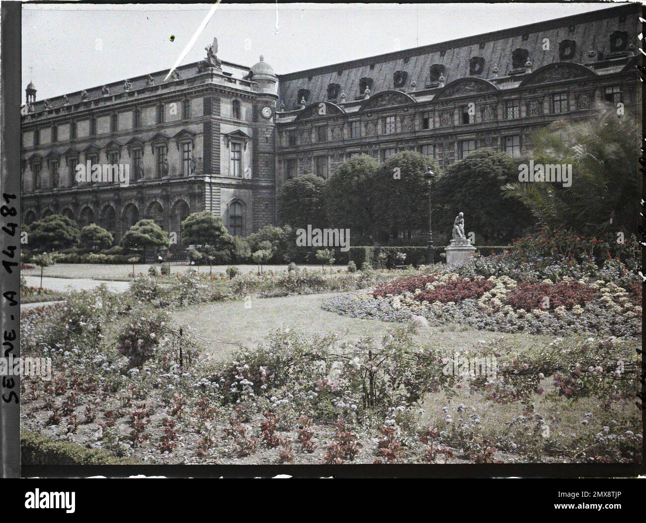 Paris (1st arr.), France Le Palais du Louvre, Les Pavillons de Flore ...