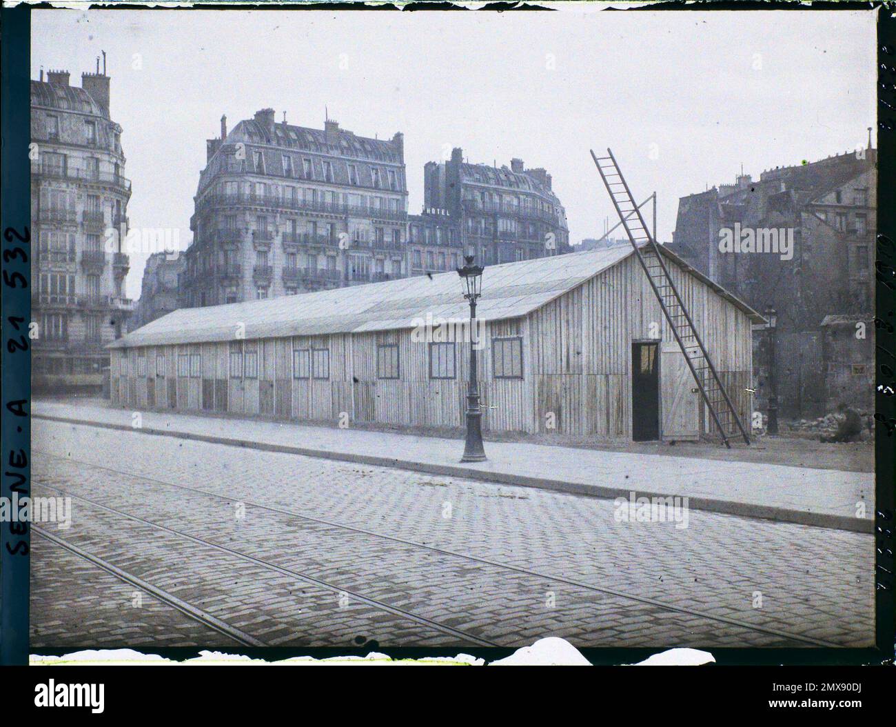 PARIS (5), France Baraque Vilgrain, at the angle of the Quai de ...