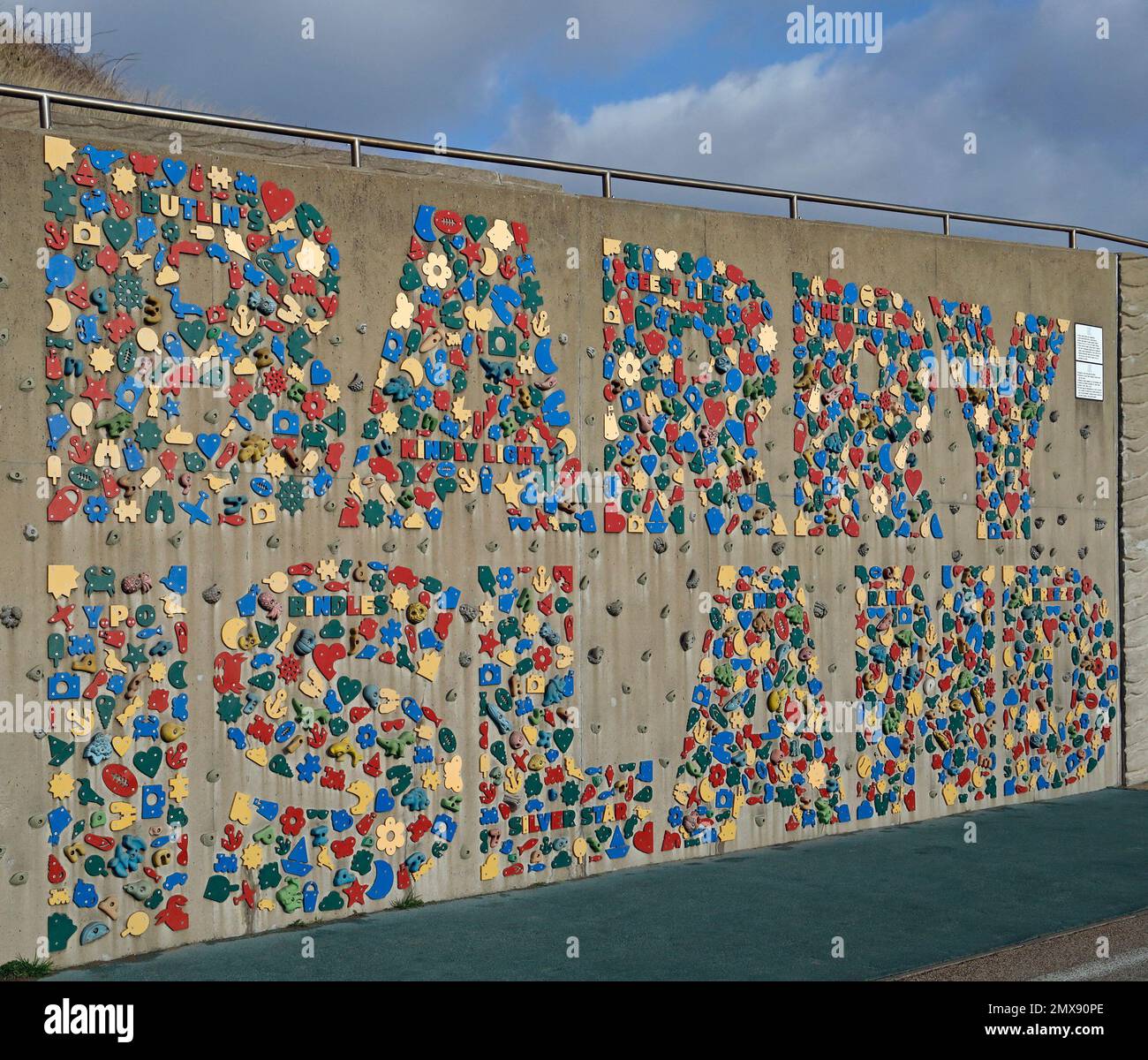 Barry Island climbing wall and sign / artwork / mural. January 2023 ...