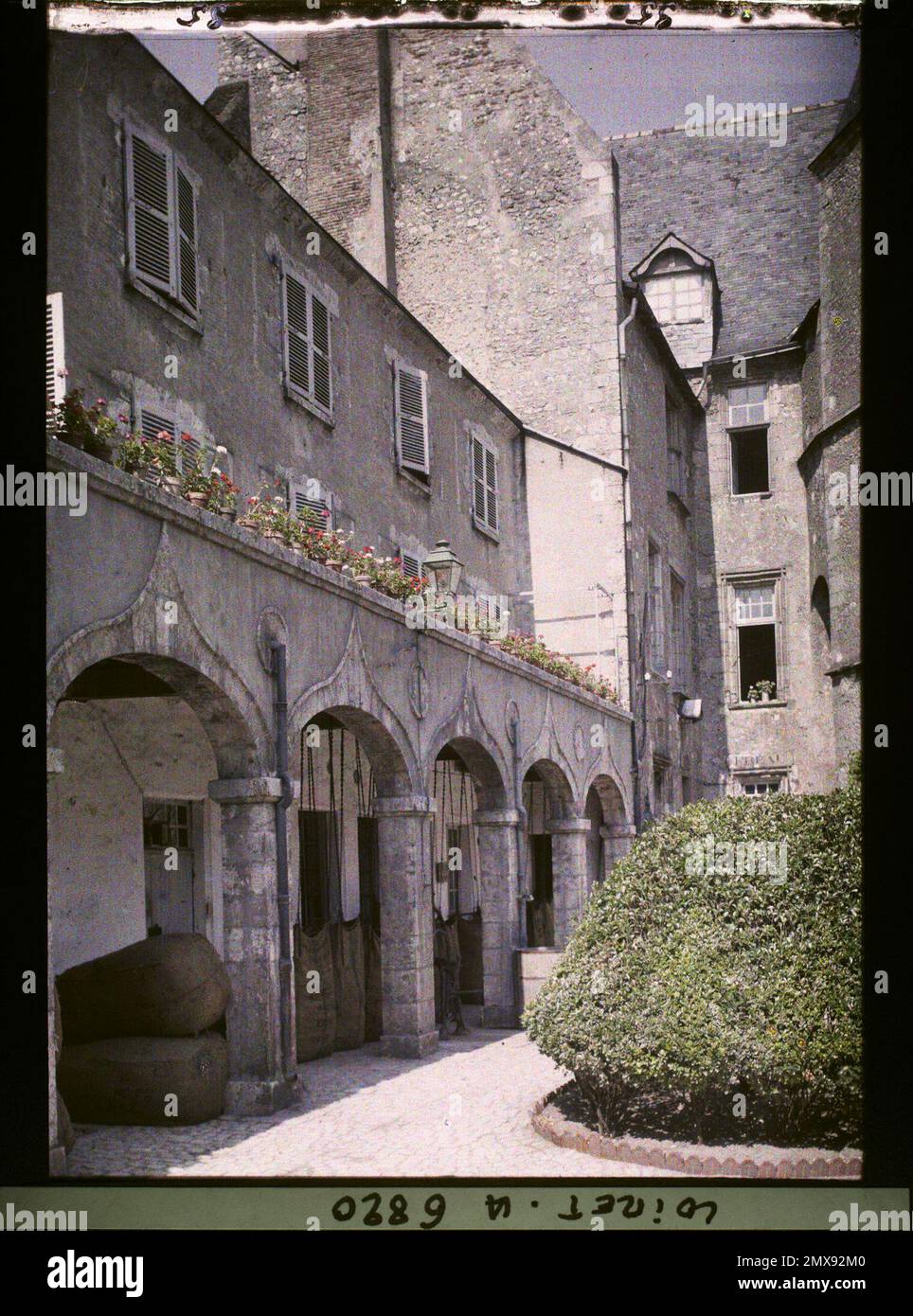 Former beaugency castle hi-res stock photography and images - Alamy