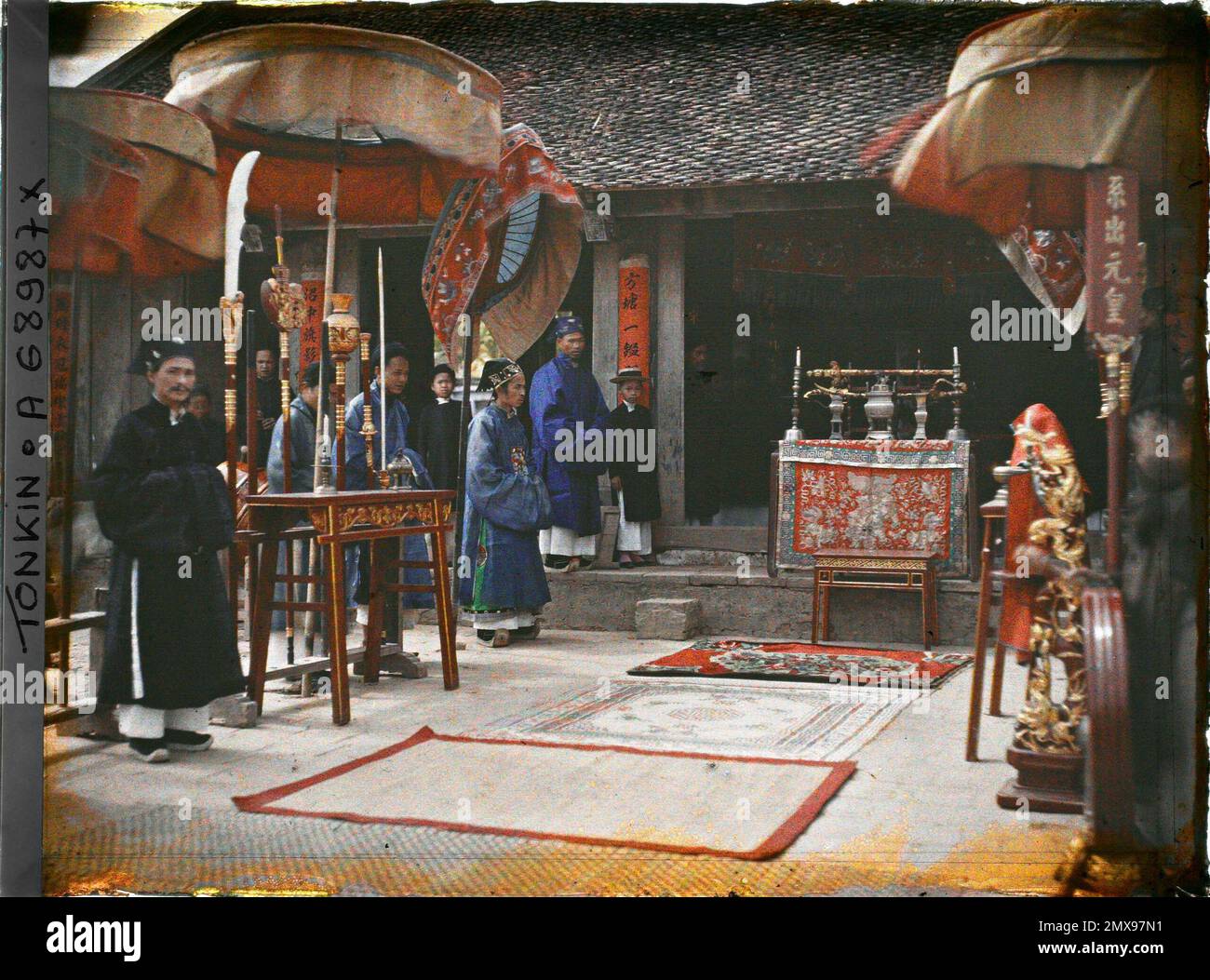 Xa-La, Tonkin, Indochine The preparations for the temple during the Ky ...