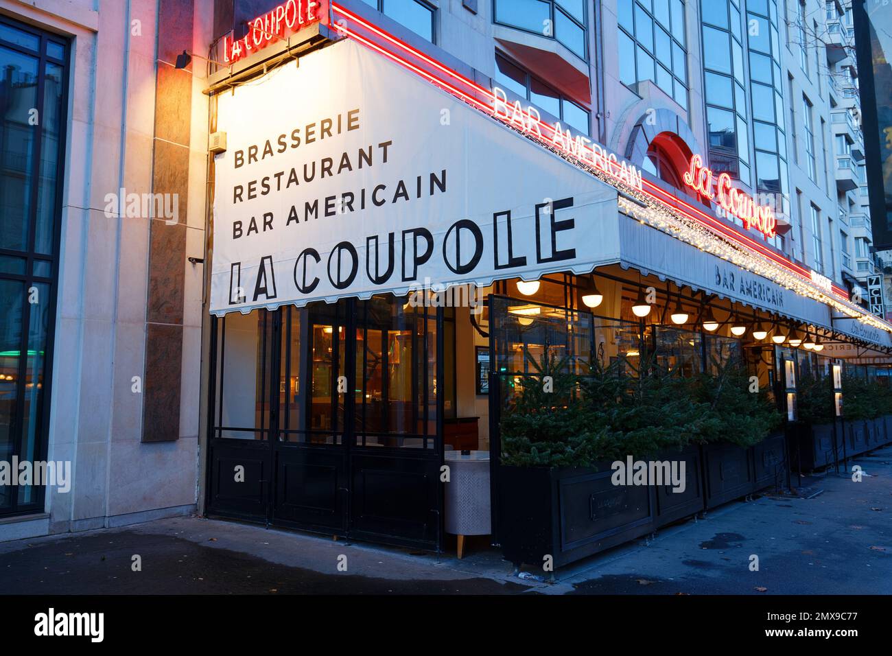 La Coupole in the Montparnasse Quarter - one of the most legendary and ...