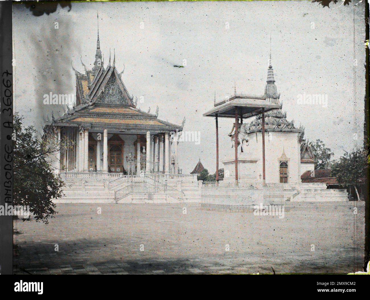 Phnom Penh, Cambodia, Indochina Royal Palace Buildings , Léon Busy in ...