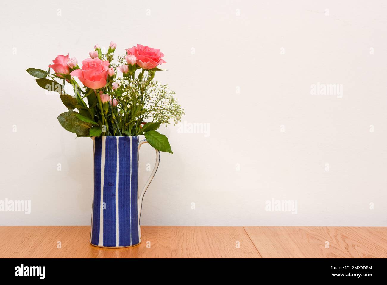 Decorate of room hi-res stock photography and images - Alamy