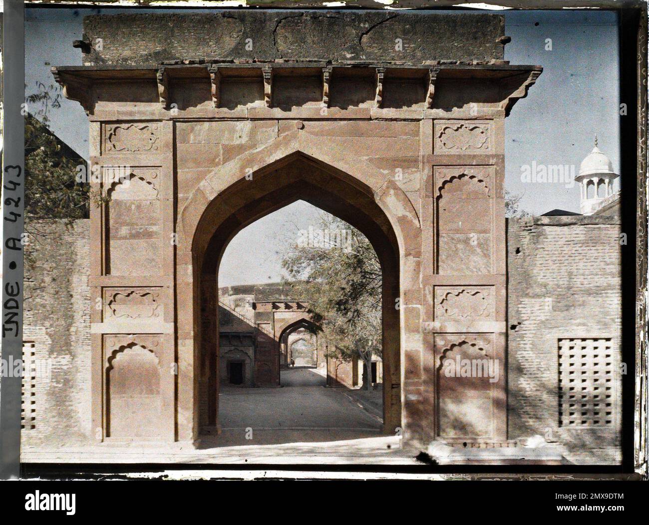AGRA, Indies an alley leading to TAJ Mahal , 1913-1914 - India ...