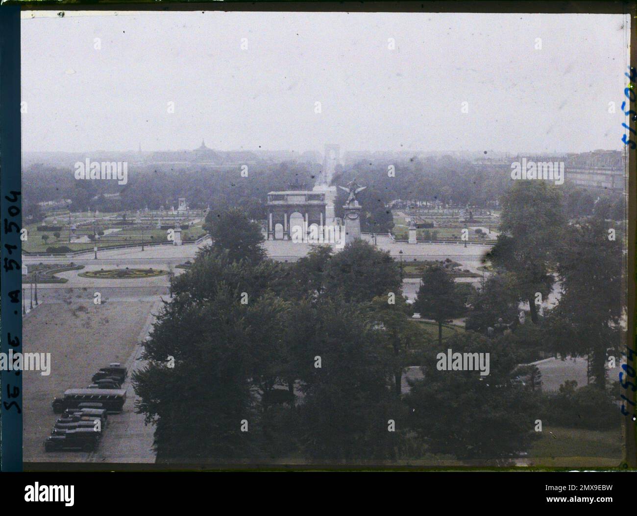 Paris (Ier-Viiie arr.), France Vue du Louvre towards Place de l 'Etoile ...