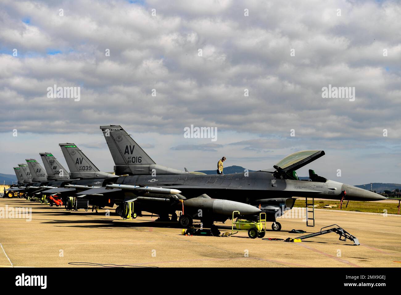 555th fighter generation squadron hi-res stock photography and images ...