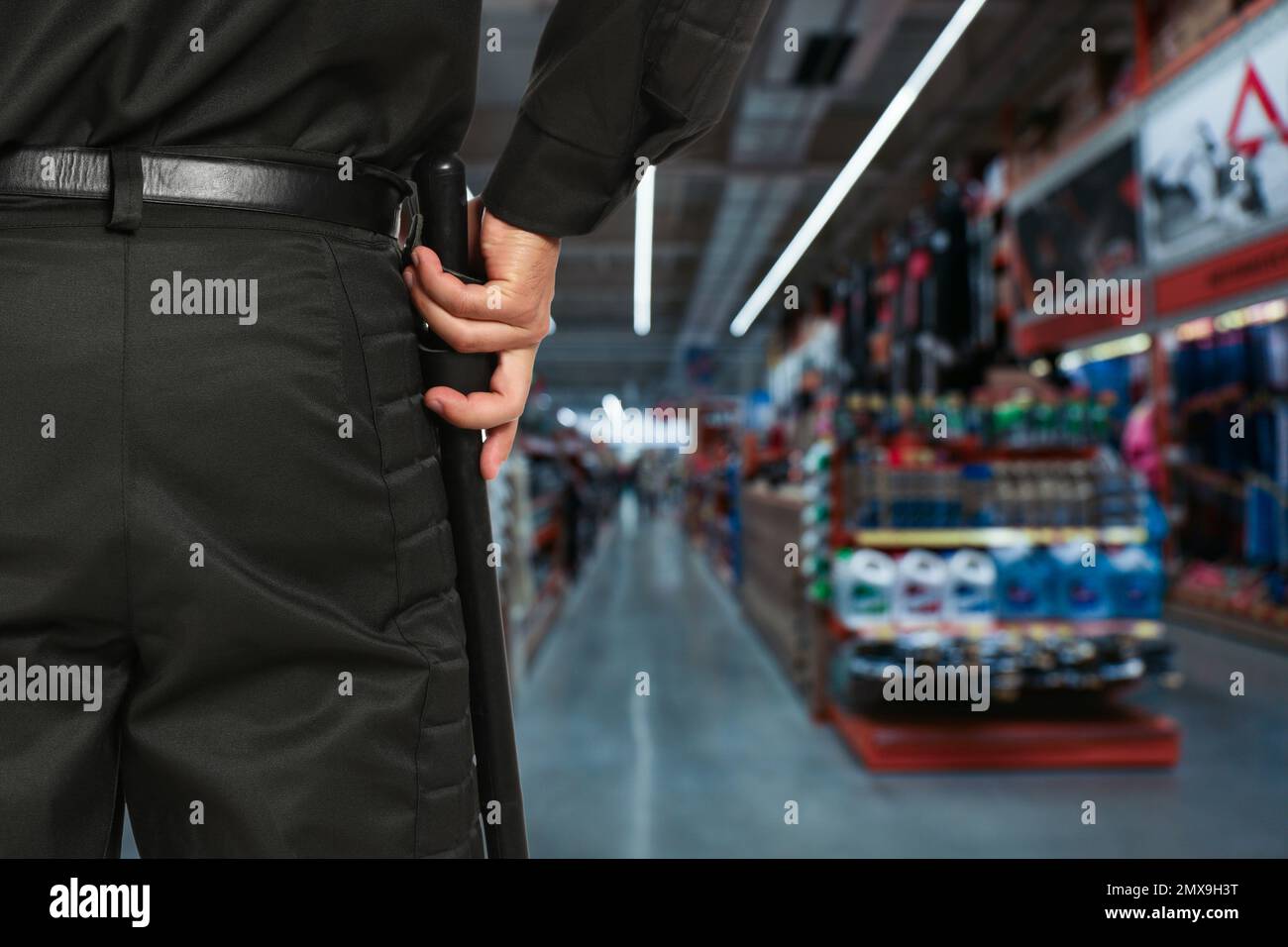 Shopping mall police hi-res stock photography and images - Alamy