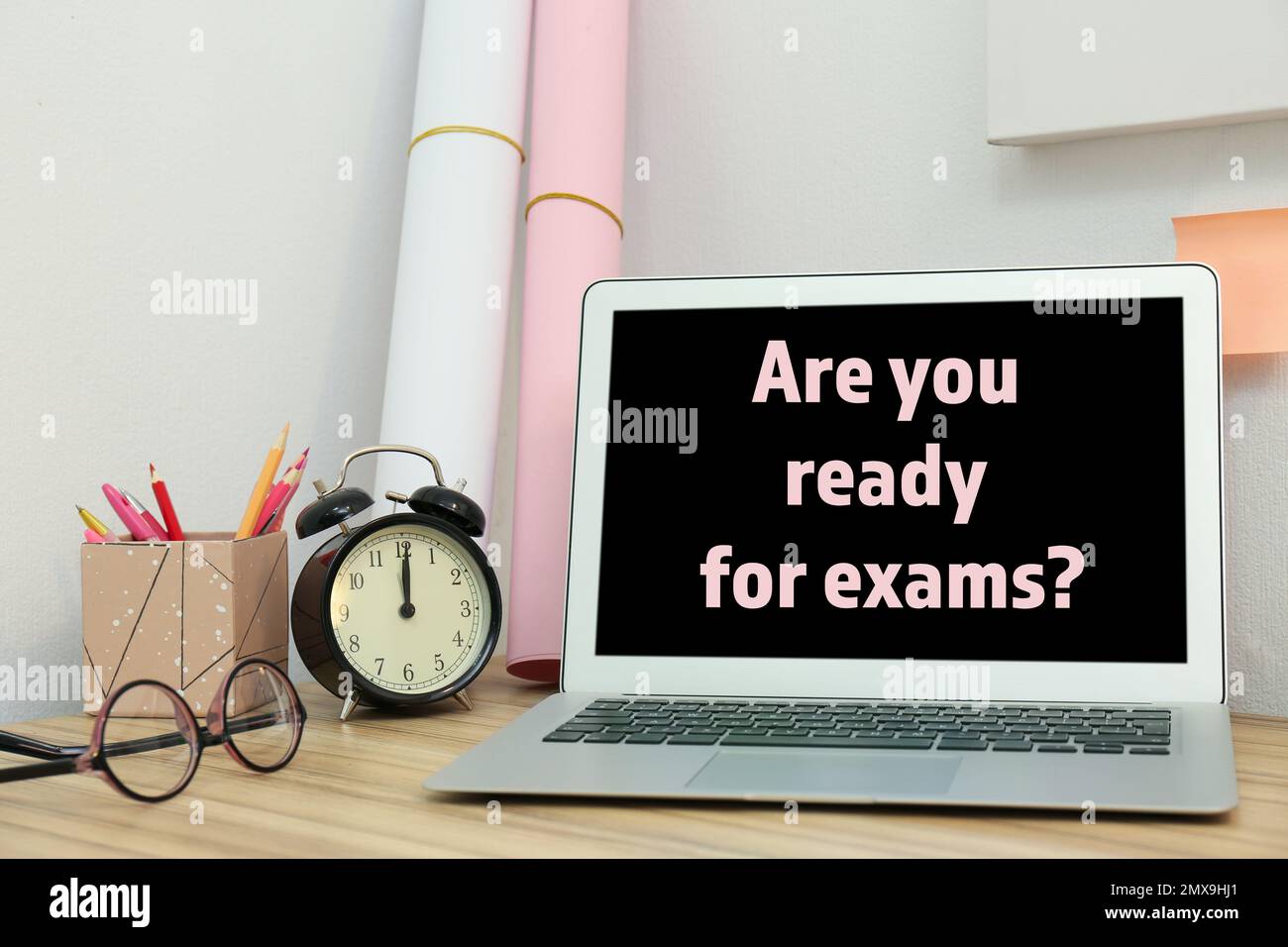 Laptop screen for exams hi-res stock photography and images - Alamy