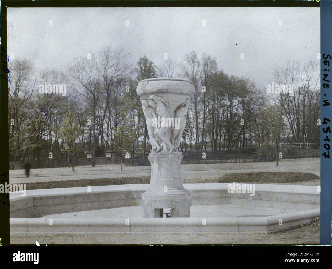 Paris (16th arr.), France La Fontaine de l 'Amour, the awakening to the ...