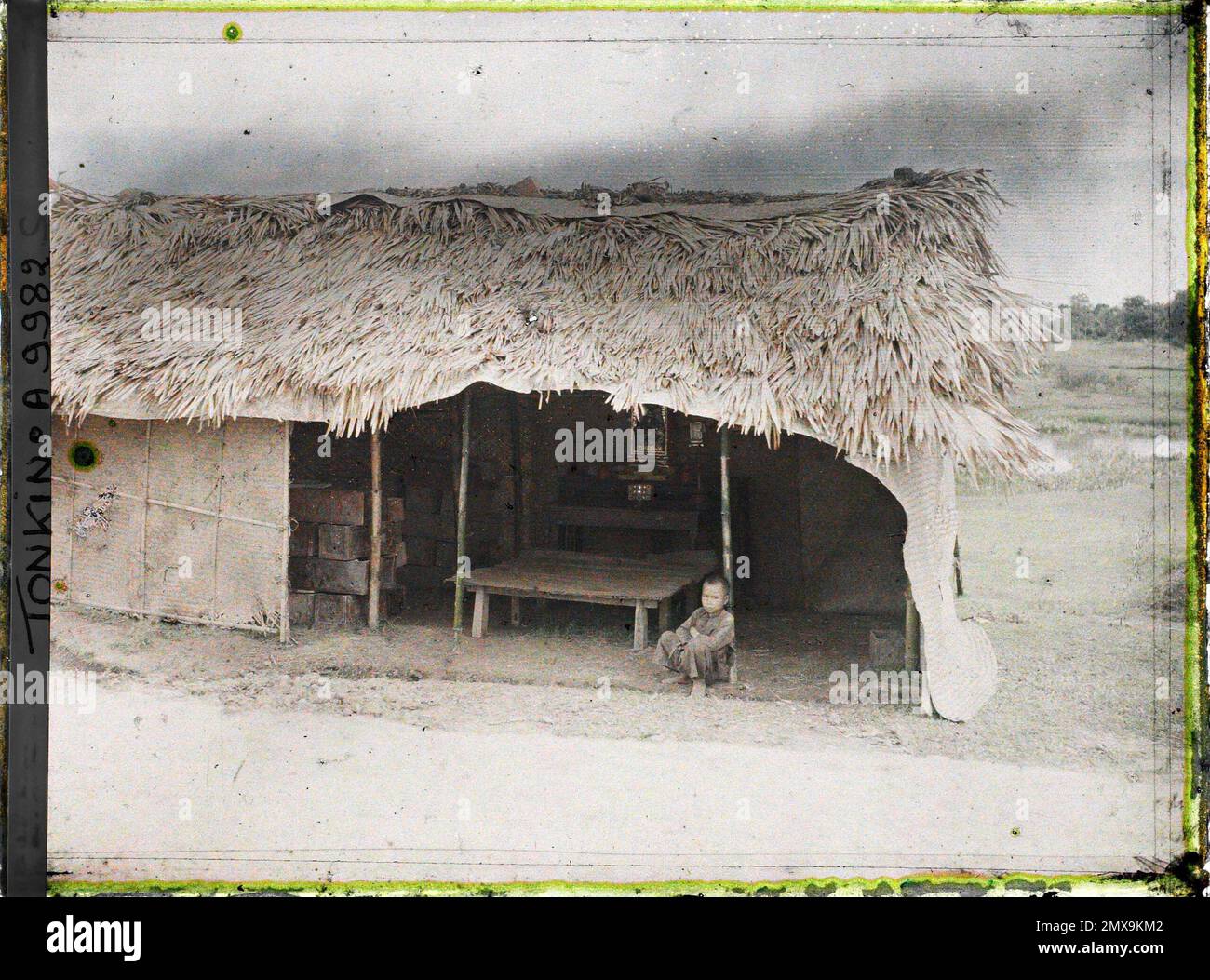 Temporarily shelters hi-res stock photography and images - Alamy