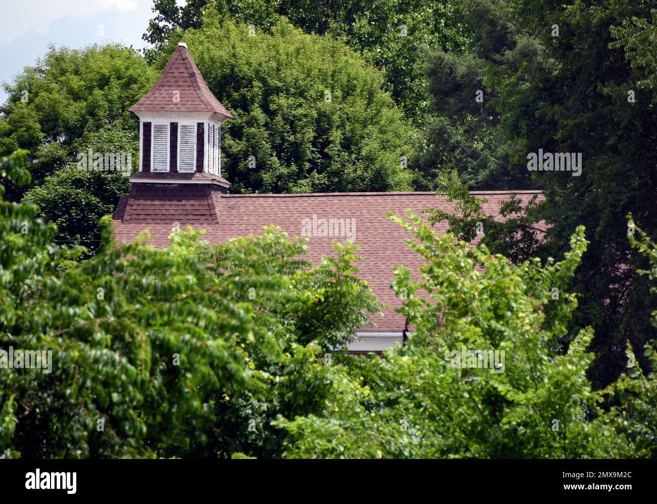 Roof line of the Seminary United Methodist Church, in Virginia, has a ...