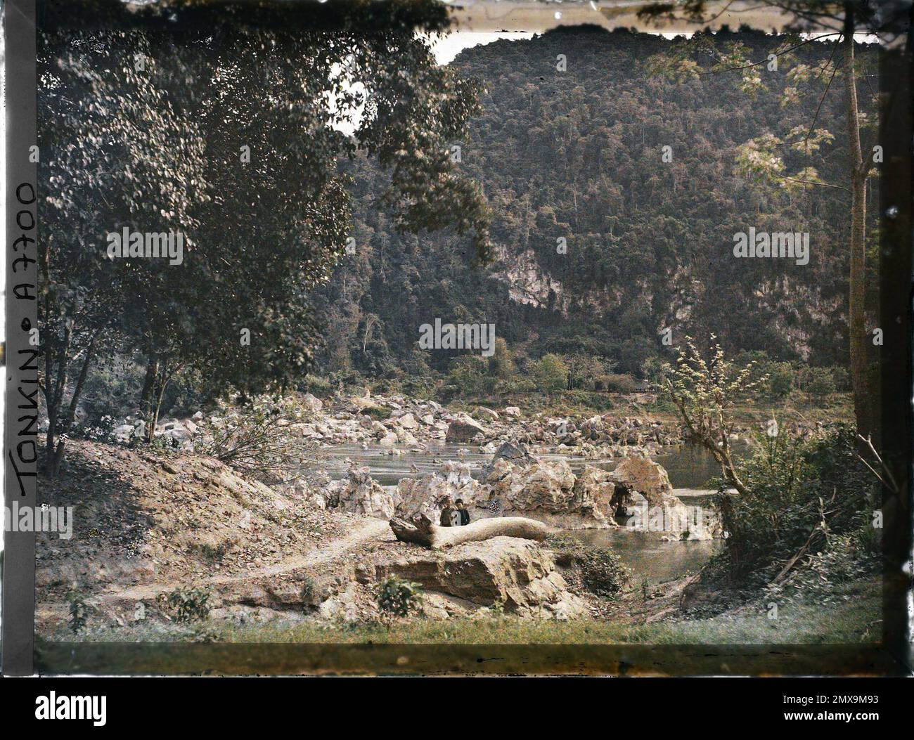 Cho-Bo, Tonkin, Indochina A whole view of the rock dam on the black ...