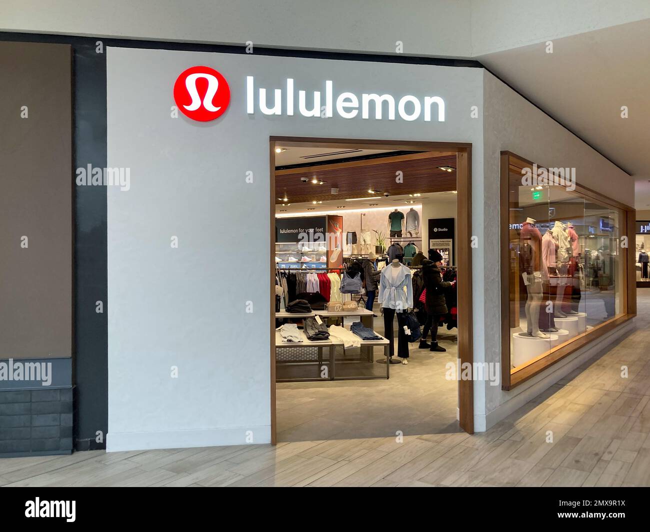 Lululemon athletica logo hi-res stock photography and images - Alamy
