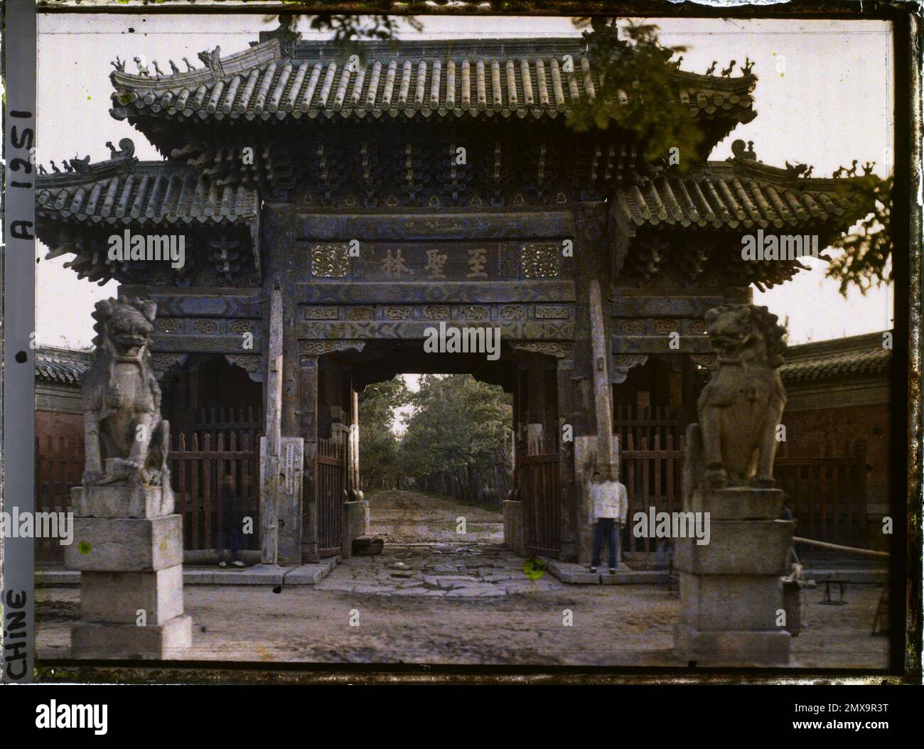 Statue religious personality confucianism tomb cemetery funeral hi-res ...