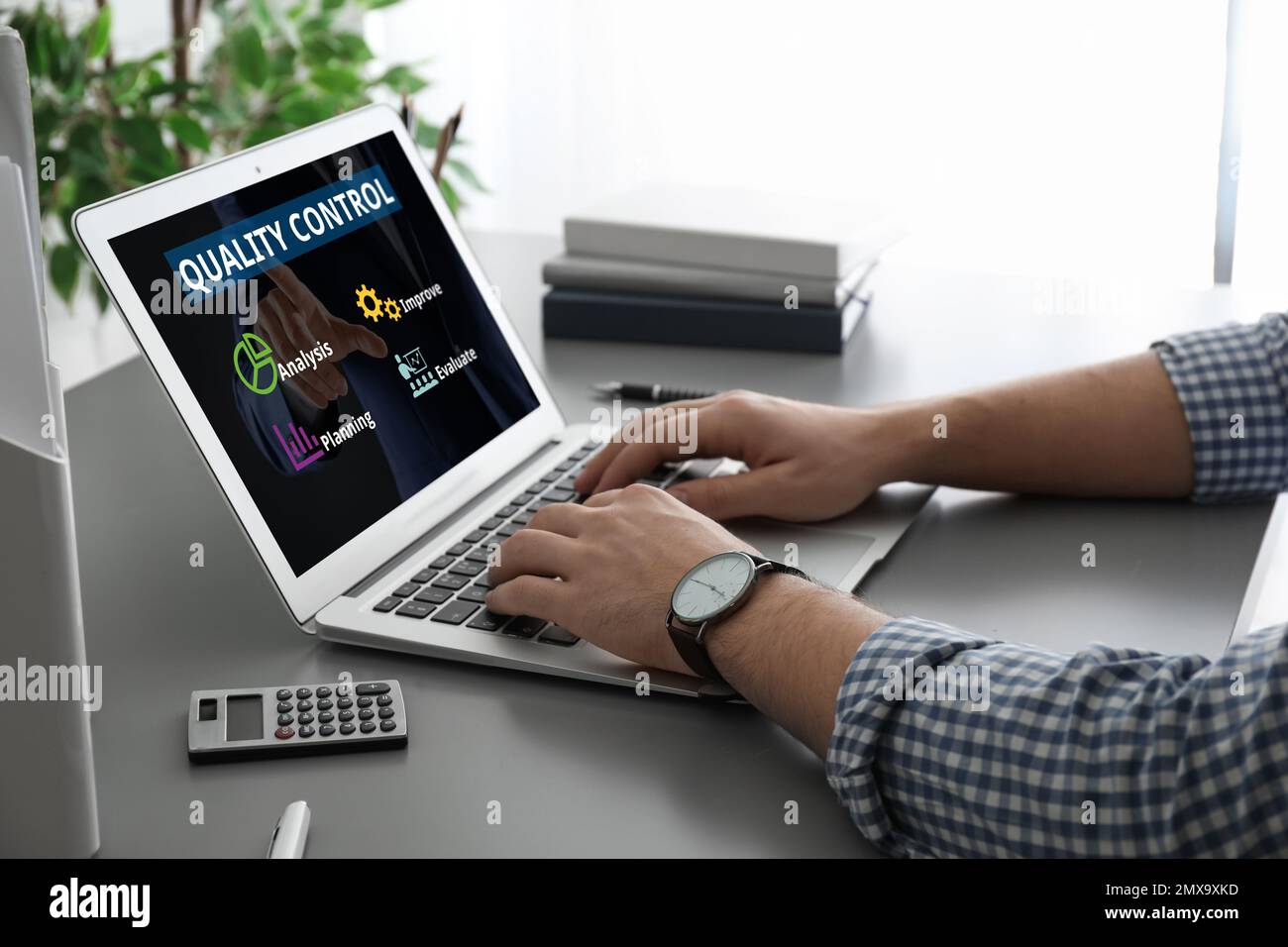 Quality control man graphic hi-res stock photography and images - Alamy