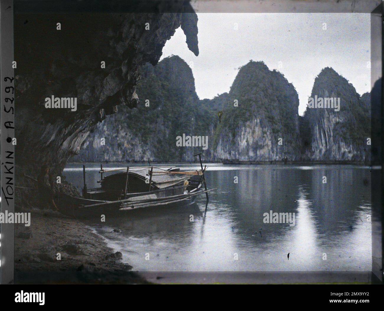 Ha-Long bay, Tonkin, Indochina a sampan accosted in the circus of ...