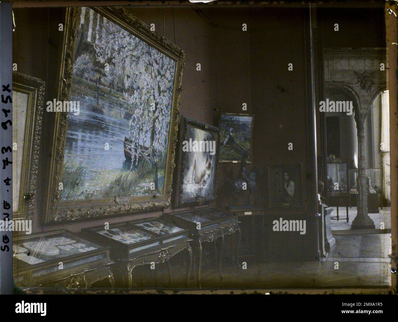 Museum interior view public civil architecture painting habitat ...