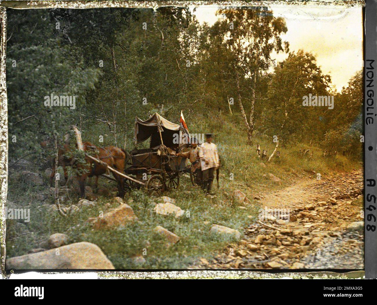 Between Kiakhta and Ourga, Transbaïkalie, Mongolia the coachmen near ...