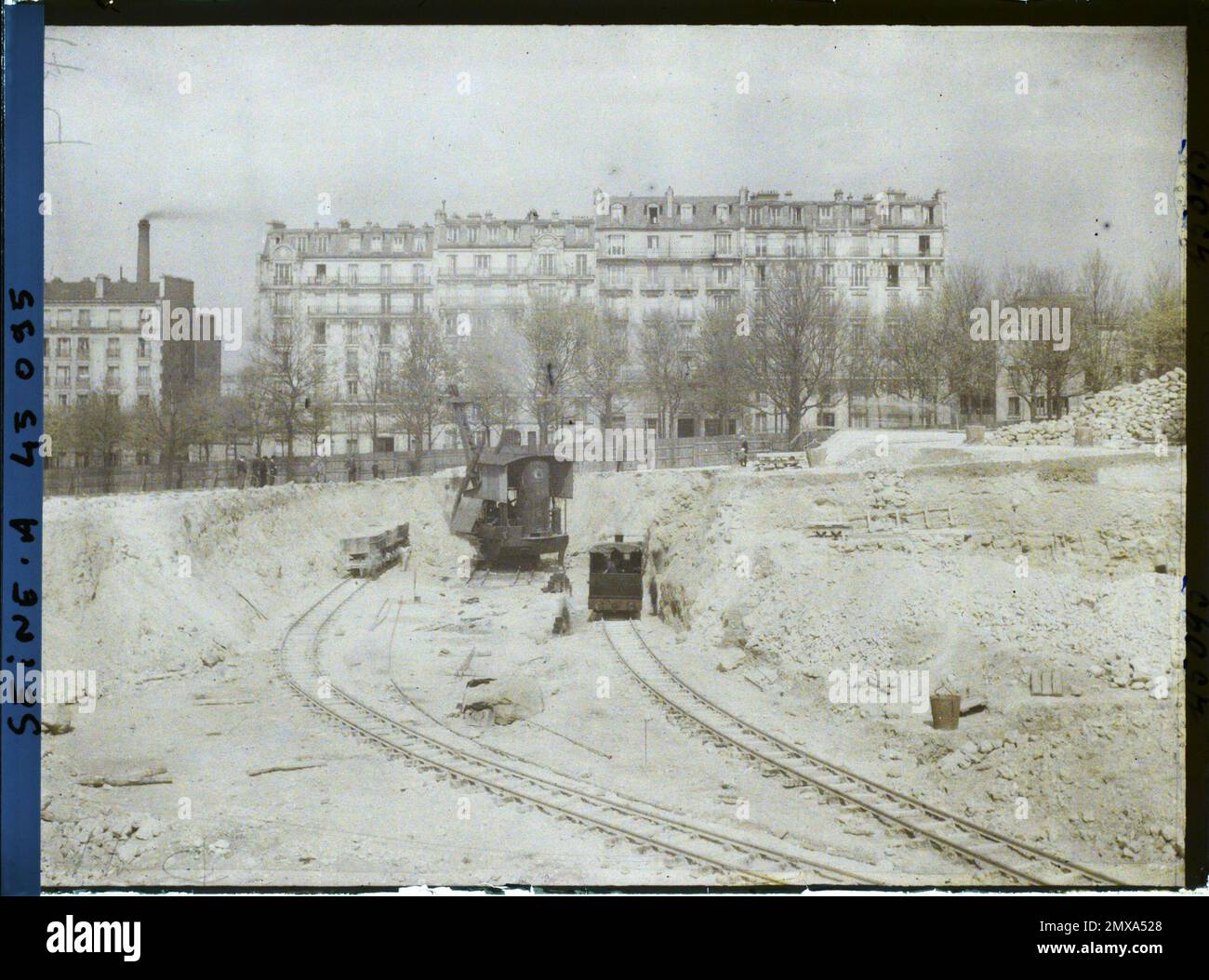 Paris (15th arr.), France The location of the old fortifications at the ...