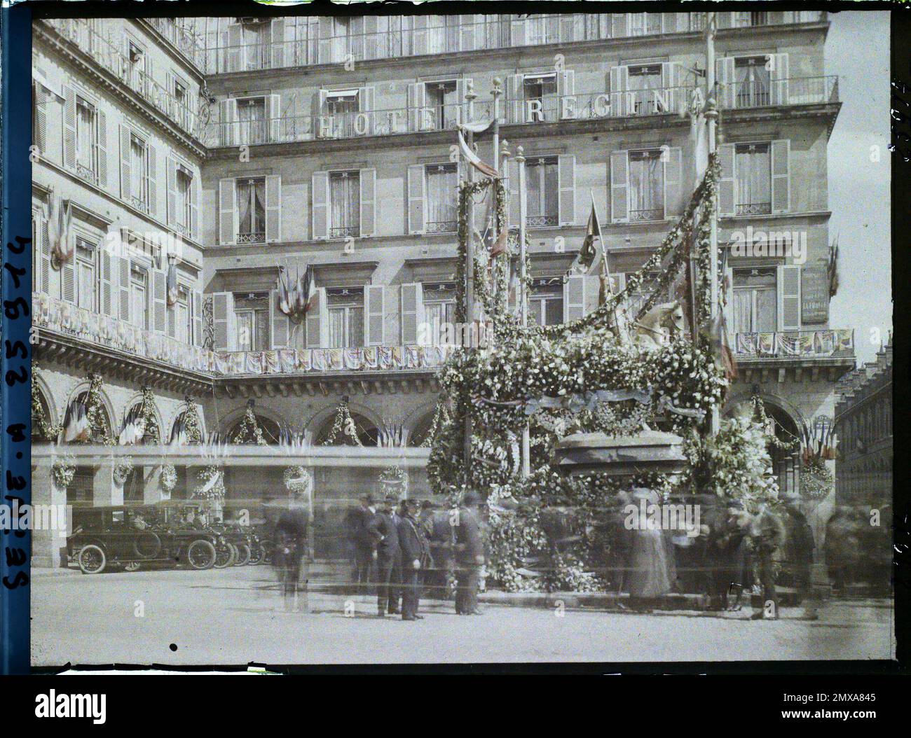 Paris (Ier arr.), France The statue of Jeanne d 'Arc decorated place de ...