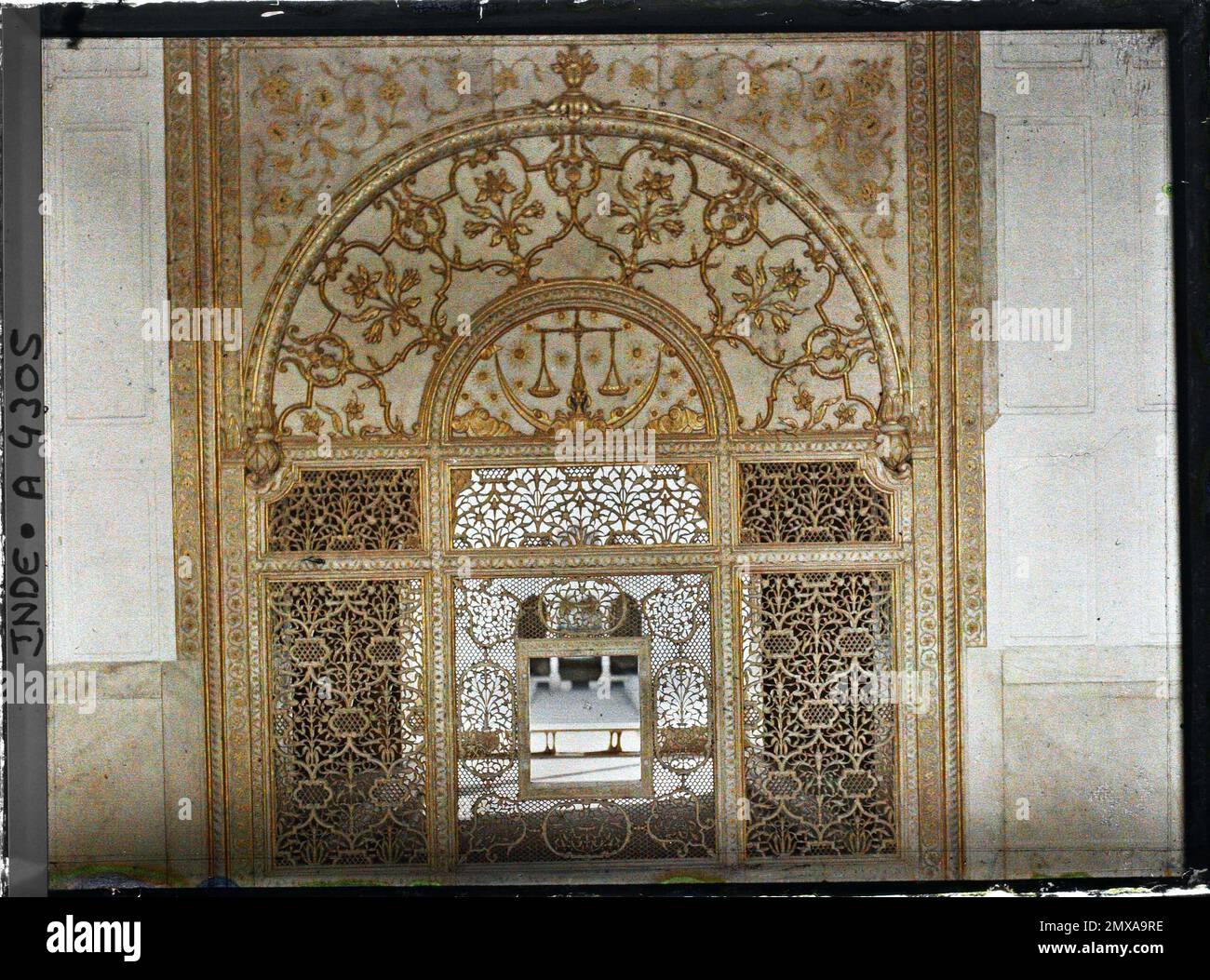Jali panel hi-res stock photography and images - Alamy