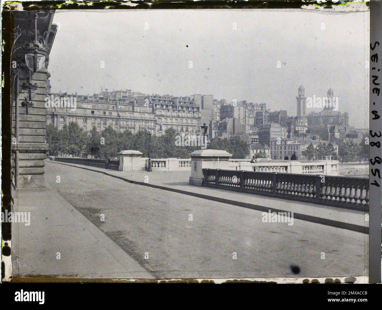 Paris (16th arr.), France View of the Passy bridge, current Bir-Hakeim ...