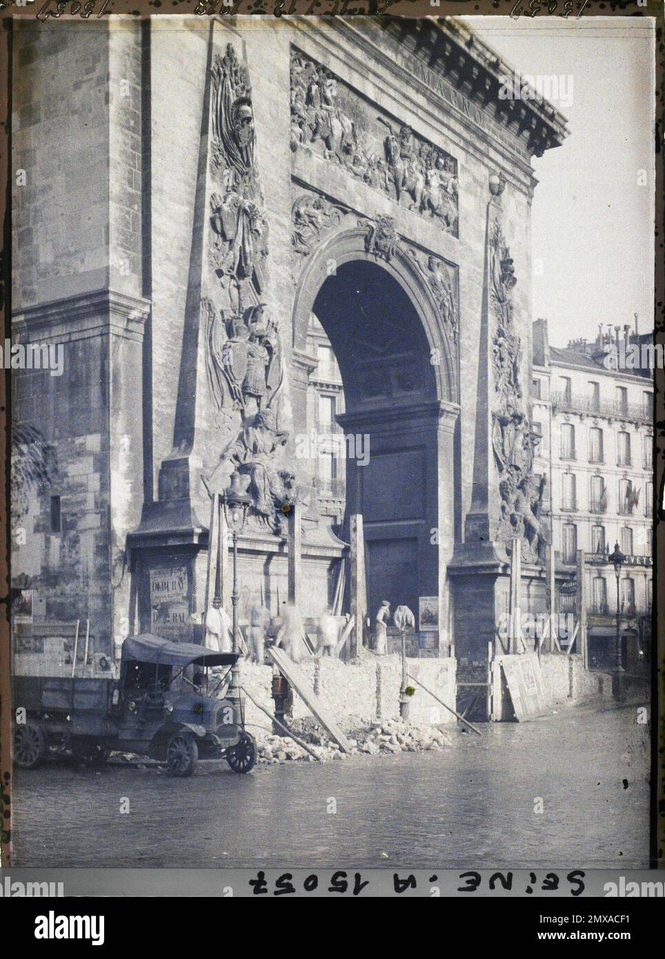 Anti bombing protections hi-res stock photography and images - Alamy