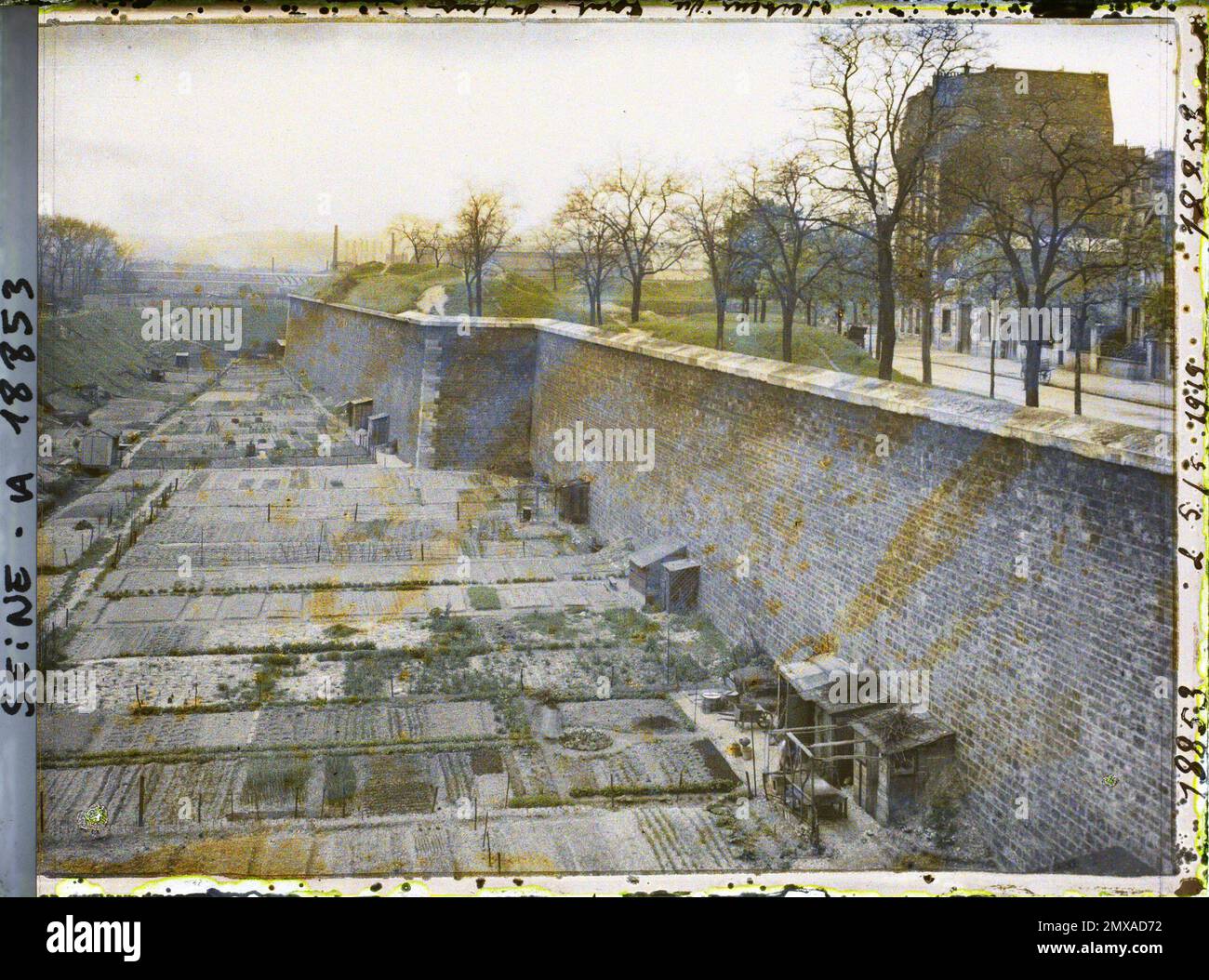 Paris (16th arr.), France The workers' gardens at the foot of the ...