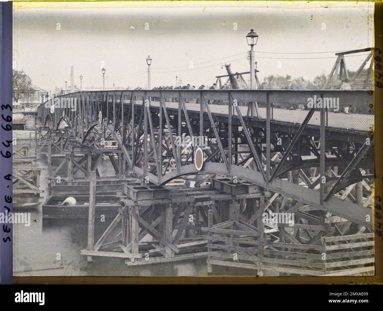 Paris (VIIIE arr.), France Expanding works of the Concorde bridge, the ...