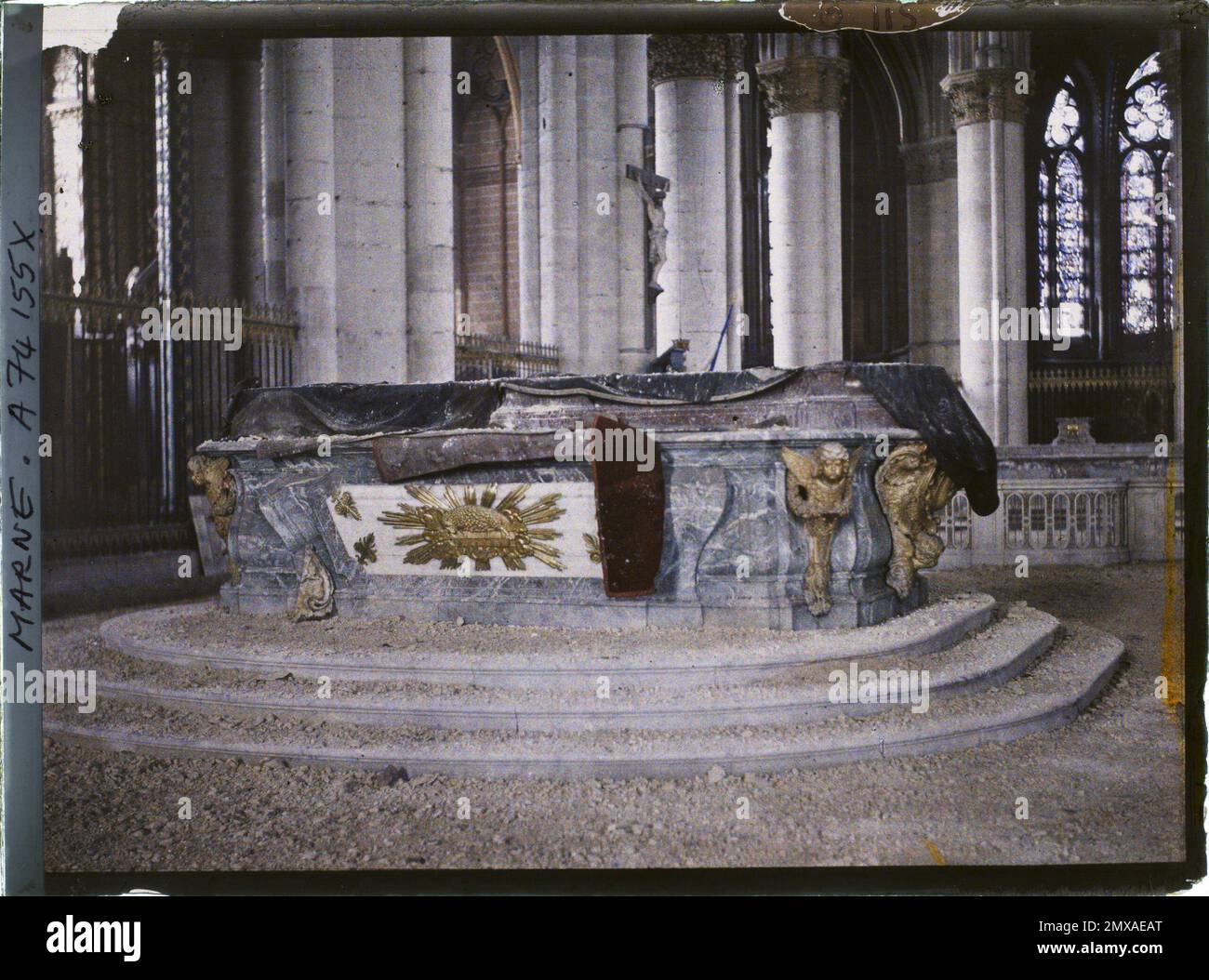 Reims, Marne, Champagne, France The choir of the cathedral with the ...