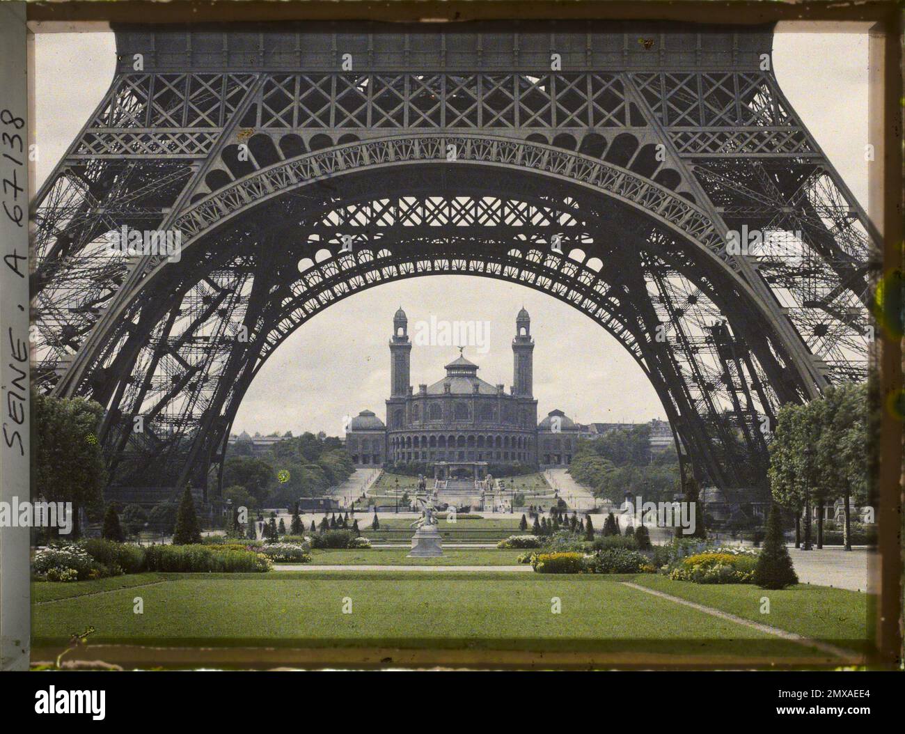 Paris (VII - 16th arr.), France Le Trocadéro seen through the arches of ...