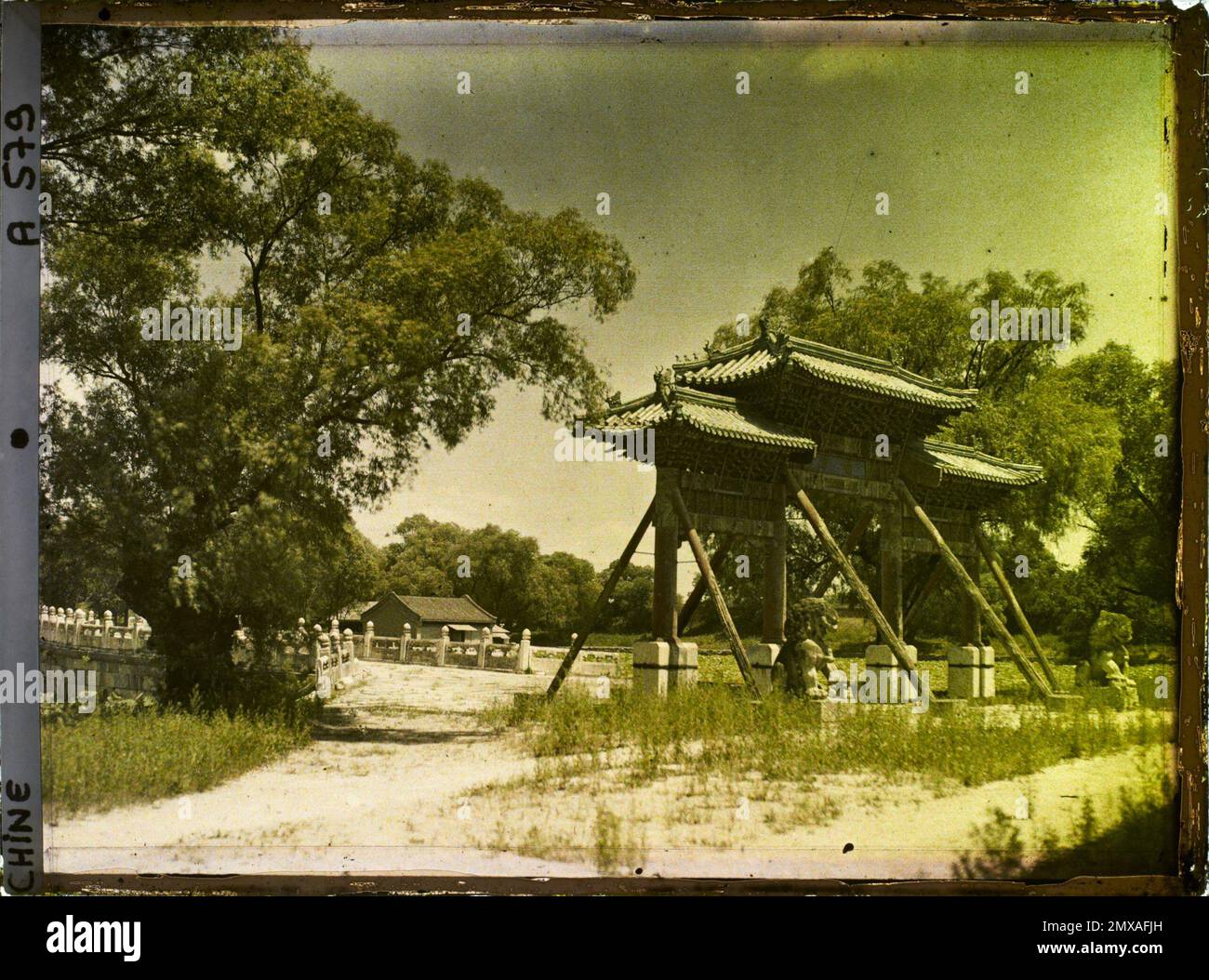 Beijing, China Le Pont Yonganqiao, Xiyuan ("Imperial Garden of West ...