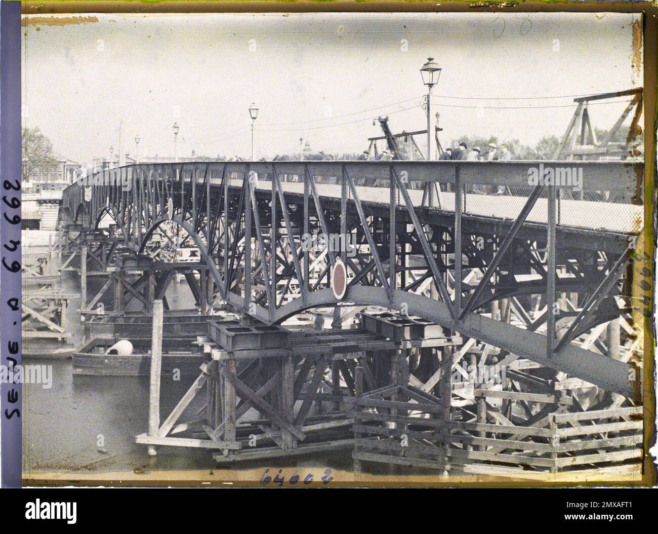 Paris (VIIIE arr.), France Expanding works of the Concorde bridge, the ...