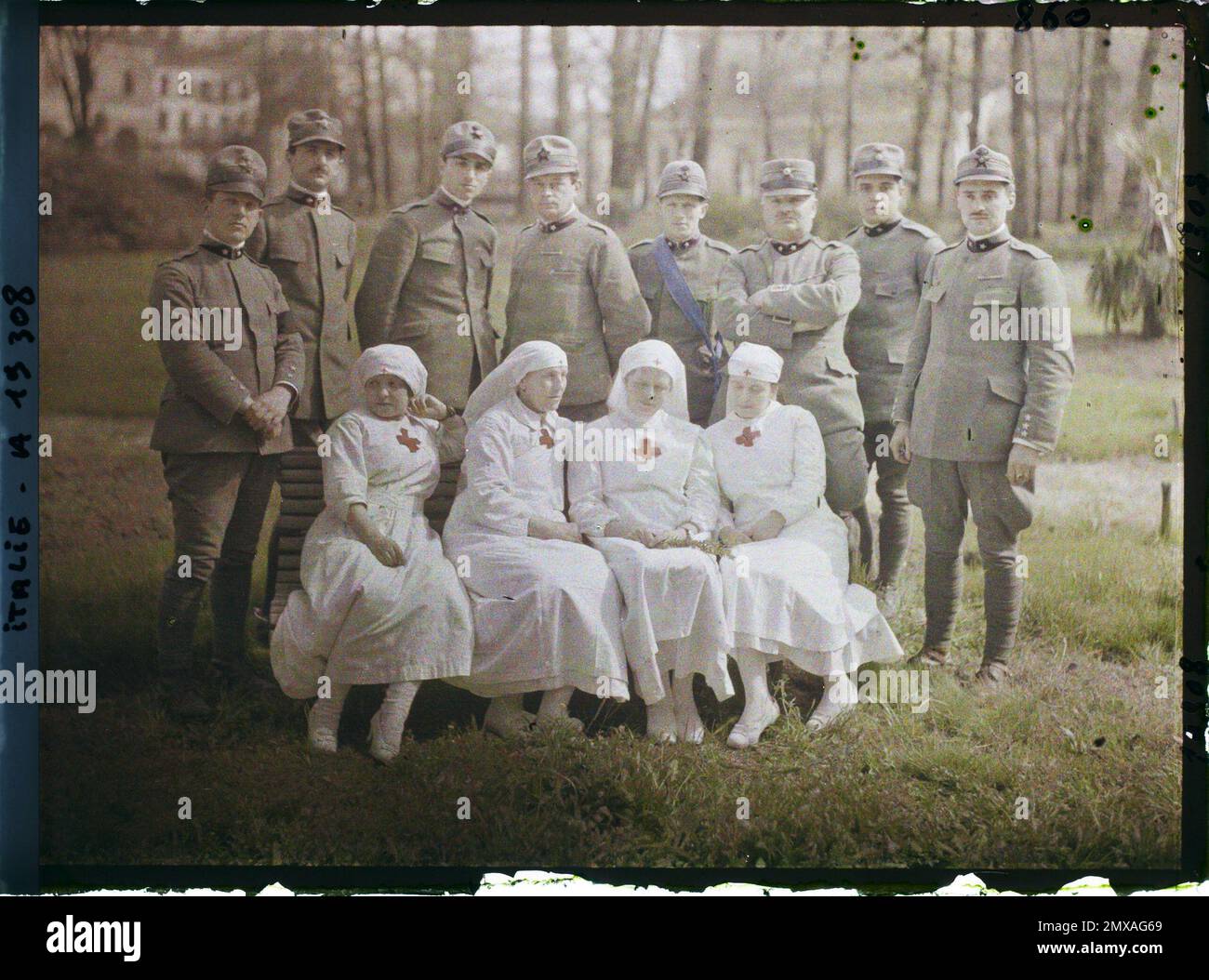 Vicence, Italy Group of doctors at Hospital 213 (?) , 1918 - Italy ...