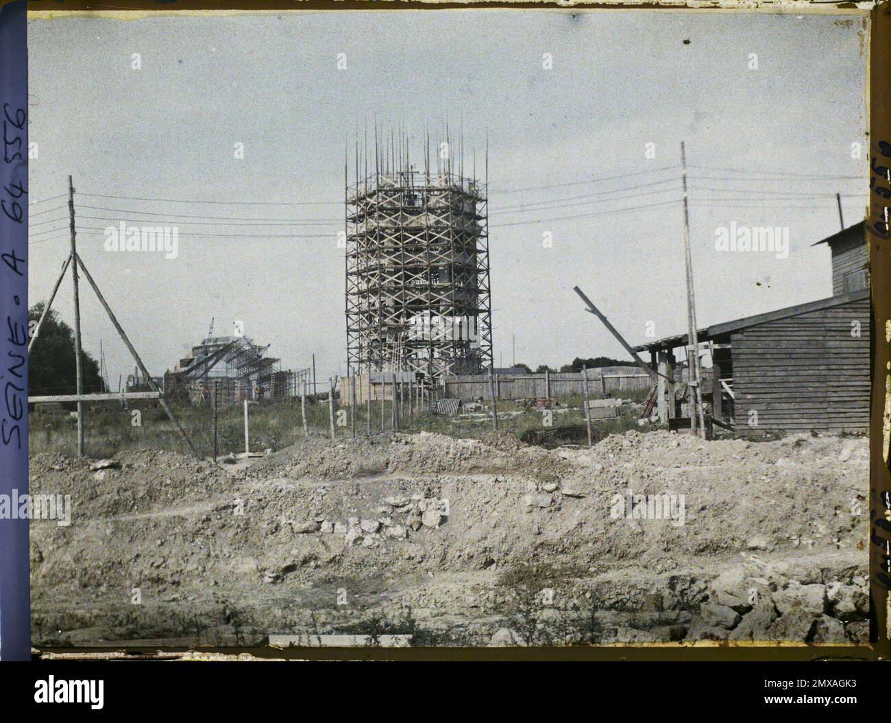 Paris (12th arr.), France Construction of a tower for the international ...