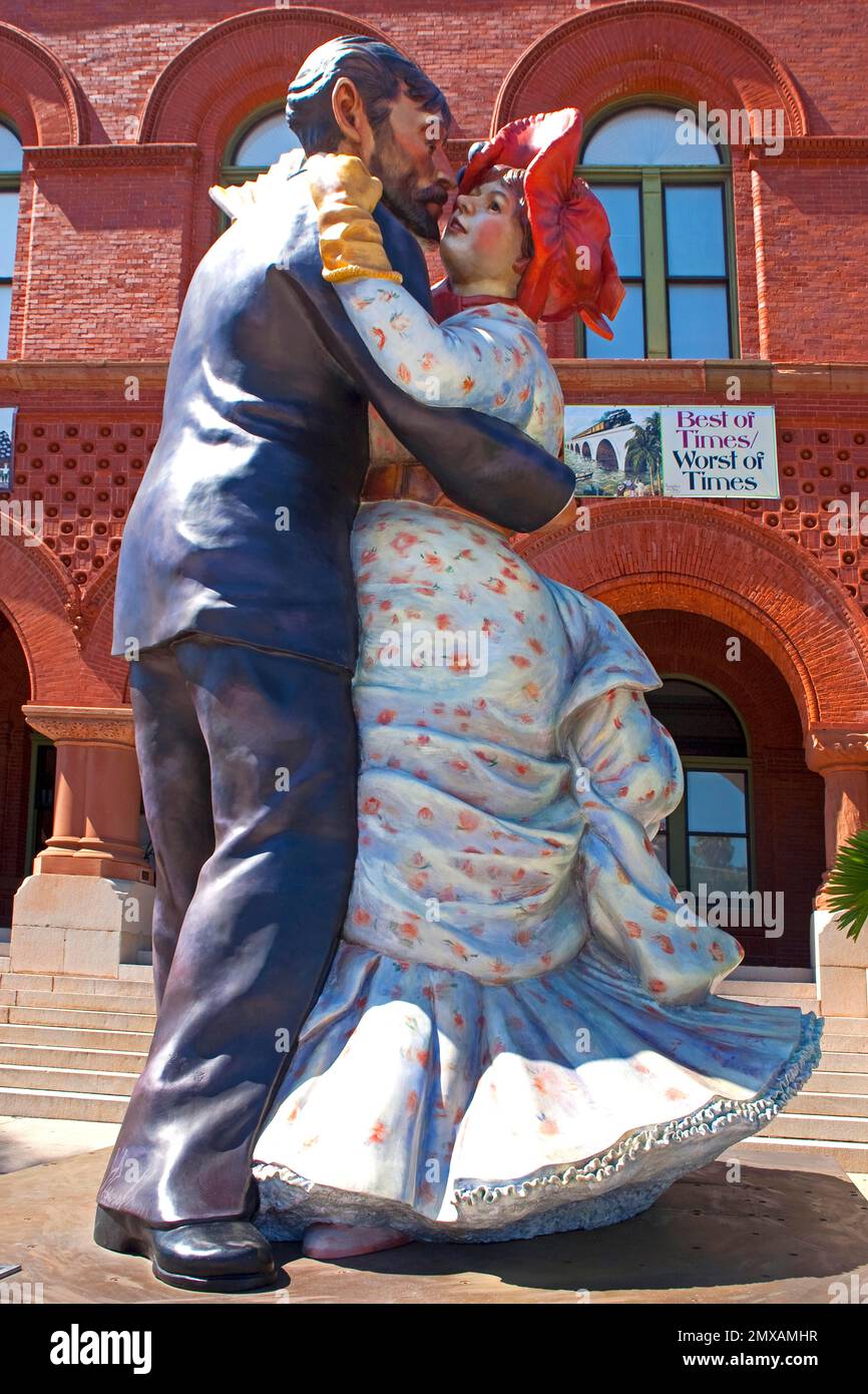 Tanzpaar vor Key West Museum, Key West, Florida/ Dancing Couple in ...