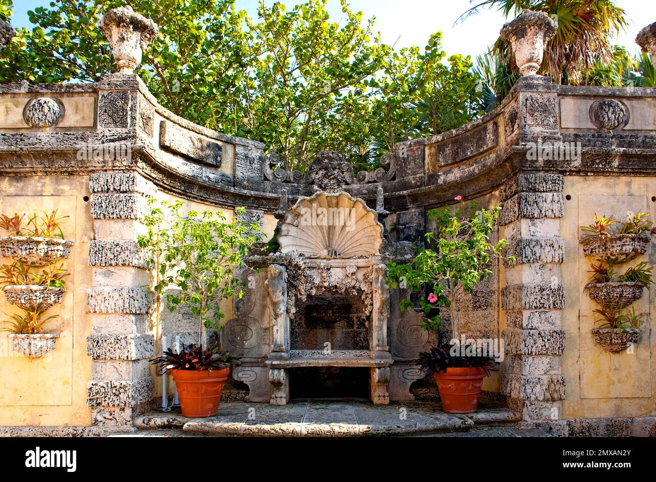 Vizcaya Castle with Park, Miami, Florida/ Vizcaya Renaissance Villa in ...