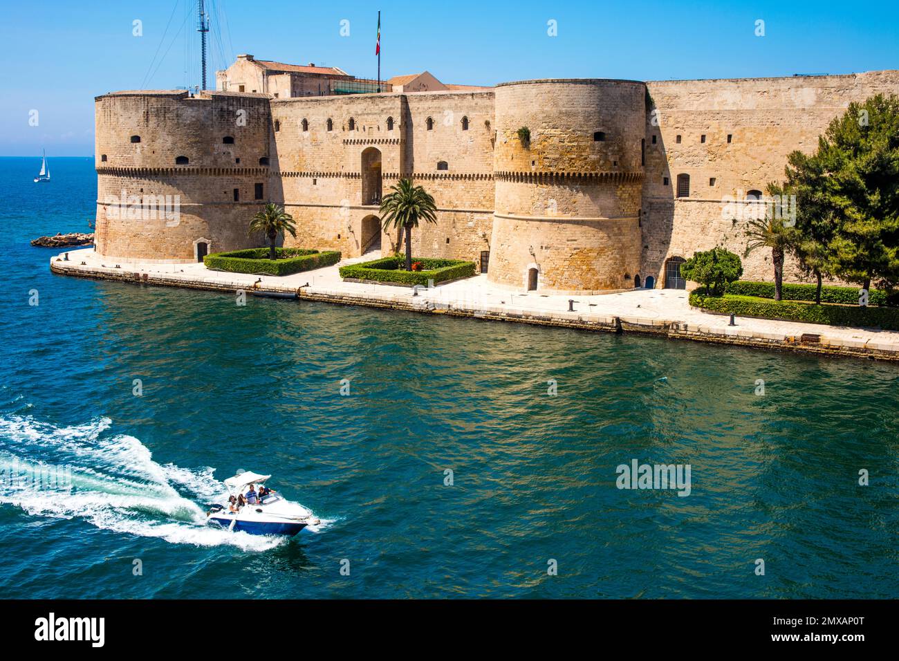 Taranto hi-res stock photography and images - Alamy