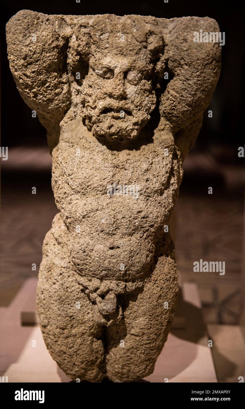 Human statue, 2nd century BC National Archaeological Museum, Taranto ...
