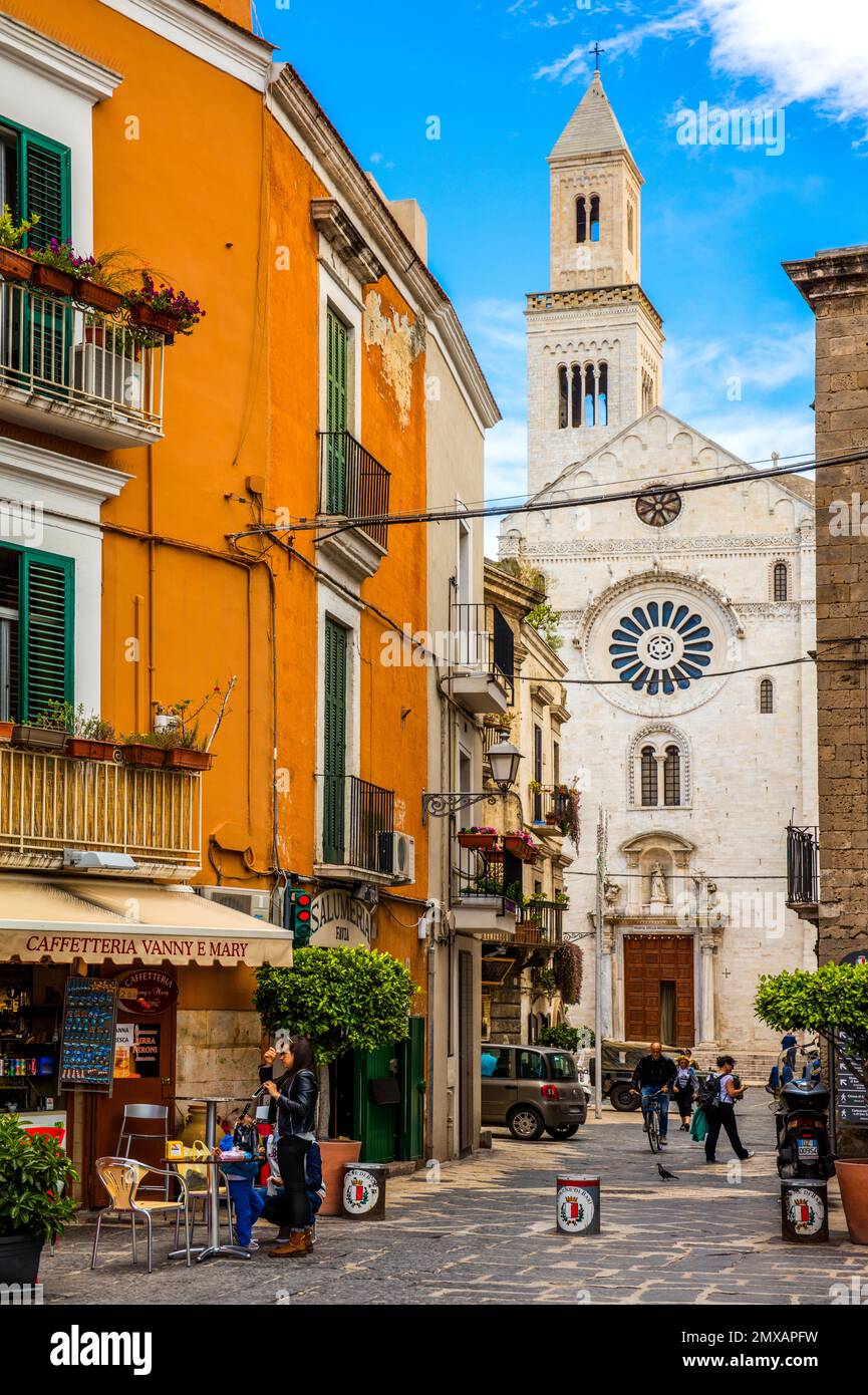 Old Town Street, Bari, Puglia, Bari, Puglia, Italy Stock Photo - Alamy