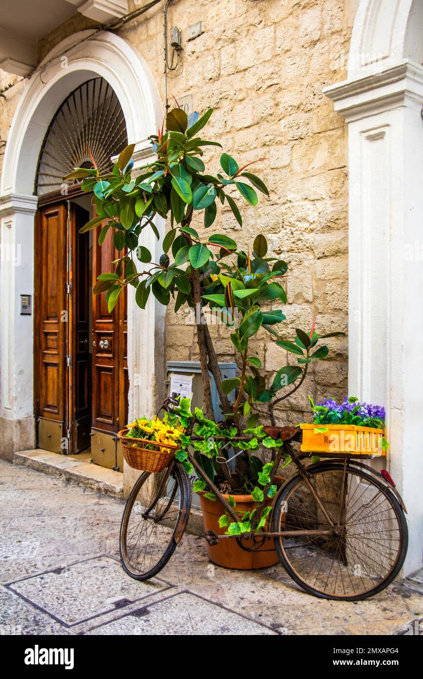 Old Town Street, Bari, Puglia, Bari, Puglia, Italy Stock Photo - Alamy