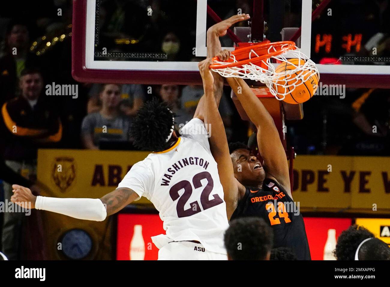 Oregon State's KC Ibekwe (24) throws down a dunk against Arizona State ...