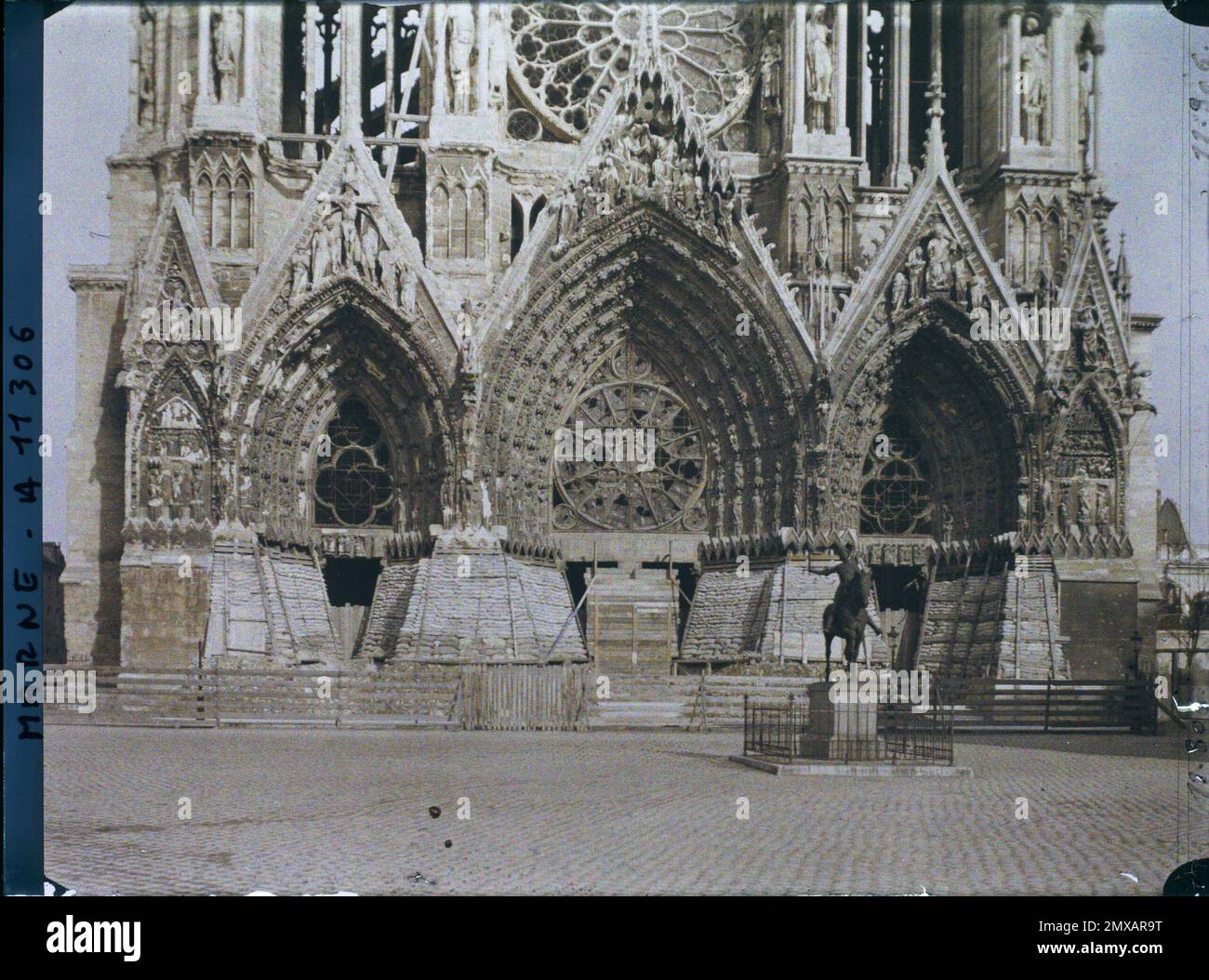 Reims, Marne, Champagne, France The three portals of the Western facade ...