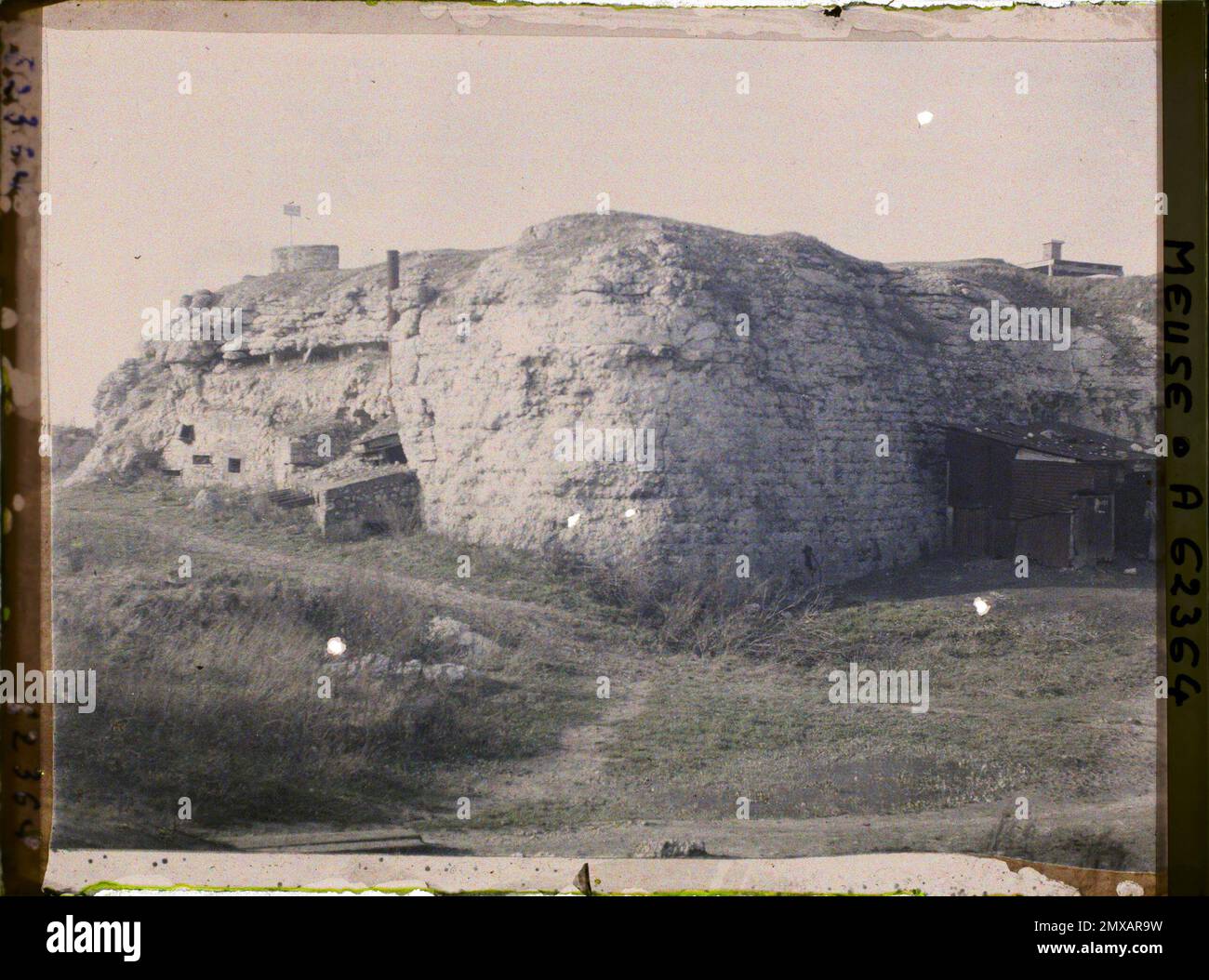 Ruins front bombing fortified architecture fortress barbedee po hi-res ...